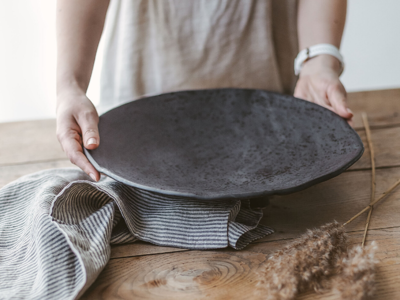 Black matte large serving plate – Mr. Bowl Ceramics